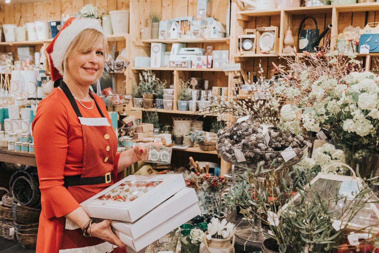 Christmas Extravaganza 2017 | Holloways